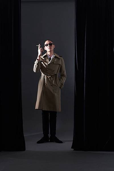 時尚筆記｜Celine 2019春夏：愛情不是激情，愛過以後放下是深情。摸摸。 – 蘇摸摸。編輯日常